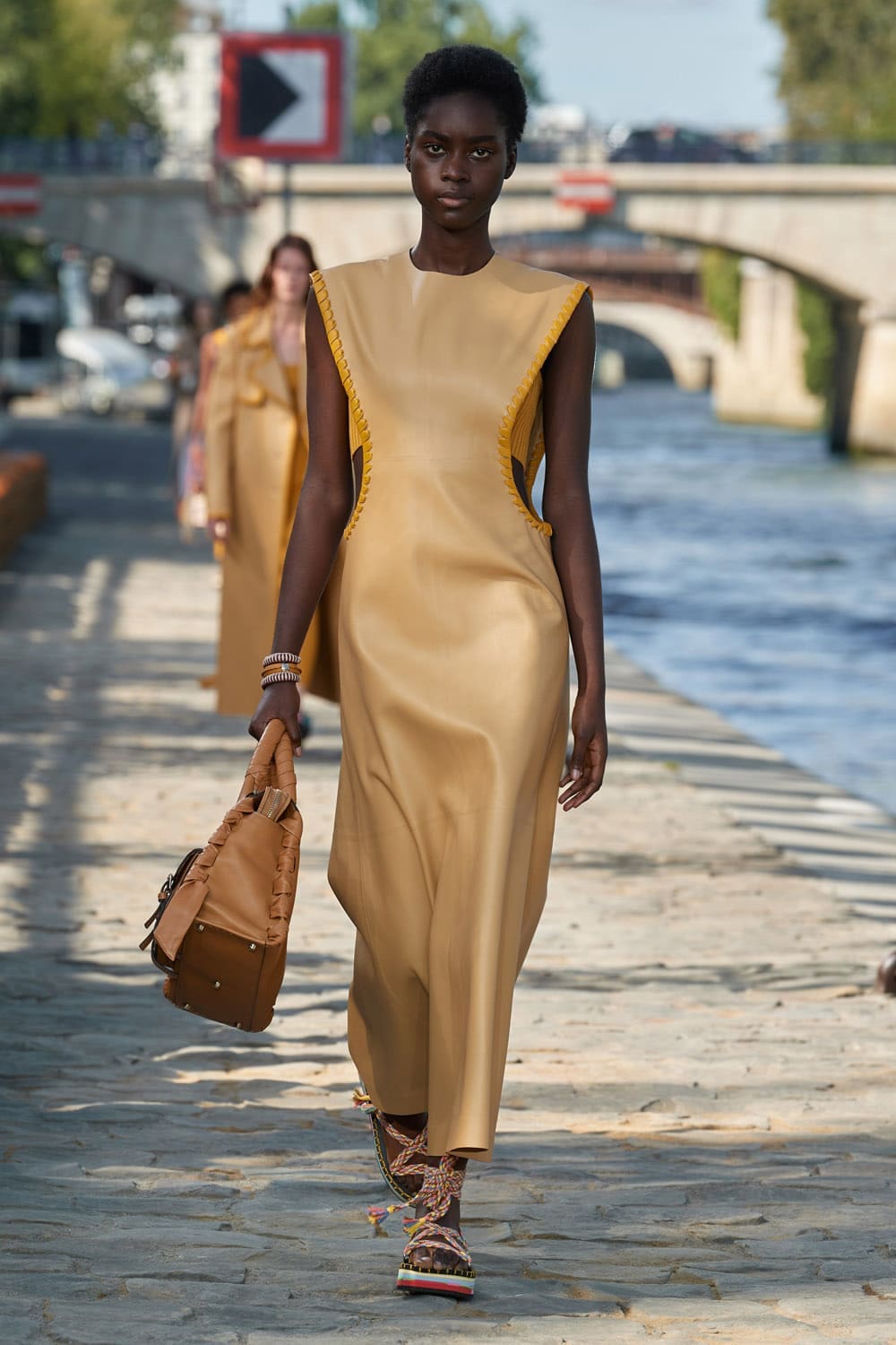 Chloé Spring Summer 2022 - RUNWAY MAGAZINE ® Official